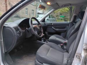 Grey Volkswagen Golf 2003 in Riga, with an engine capacity of 1.90 L and mileage of 350 thousand km for 1900 €, photo 5 on AUTOMOTO.COM.LV
