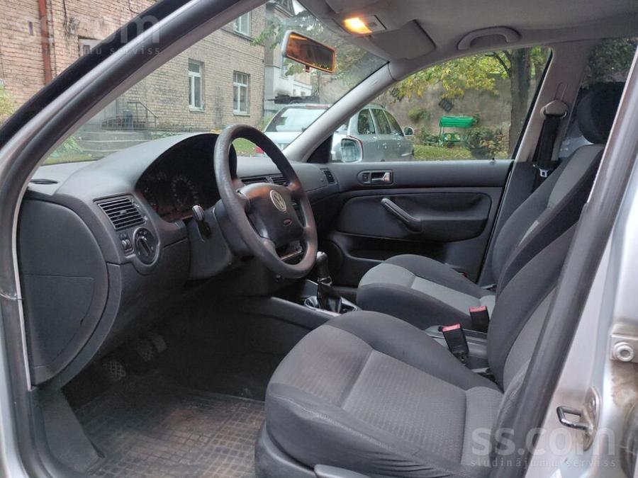 Grey Volkswagen Golf 2003 in Riga, with an engine capacity of 1.90 L and mileage of 350 thousand km for 1900 €, photo 5 on AUTOMOTO.COM.LV