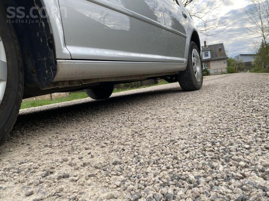 Grey Volkswagen Golf 2004 in Ludza, with an engine capacity of 1.90 L and mileage of 0 thousand km for 2350 €, photo 10 on AUTOMOTO.COM.LV