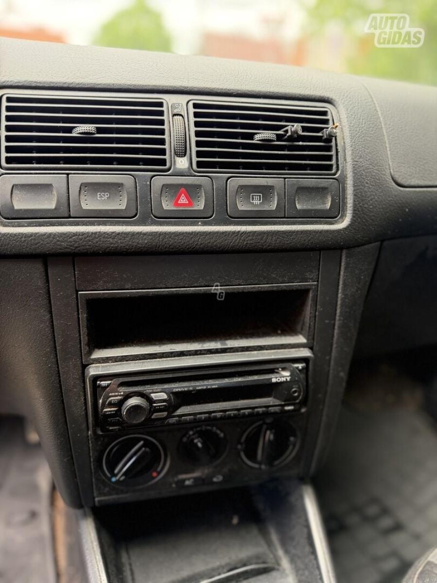 Pelēks Volkswagen Golf 2004 Kauņa, ar dzinēja tilpumu 1.90 L un nobraukumu 289 tūkst. km par 1000 €, foto 17 vietnē AUTOMOTO.COM.LV
