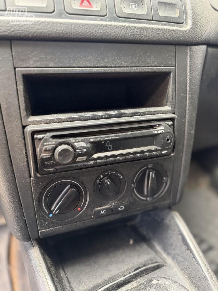 Pelēks Volkswagen Golf 2004 Kauņa, ar dzinēja tilpumu 1.90 L un nobraukumu 289 tūkst. km par 1000 €, foto 18 vietnē AUTOMOTO.COM.LV