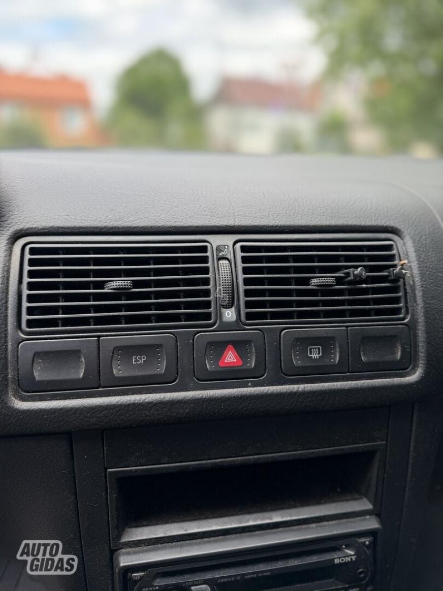 Pelēks Volkswagen Golf 2004 Kauņa, ar dzinēja tilpumu 1.90 L un nobraukumu 289 tūkst. km par 1000 €, foto 19 vietnē AUTOMOTO.COM.LV