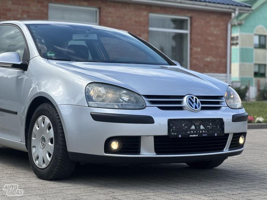 Grey Volkswagen Golf 2004 in Vilnius, with an engine capacity of 1.40 L and mileage of 205 thousand km for 2450 €, photo 3 on AUTOMOTO.COM.LV