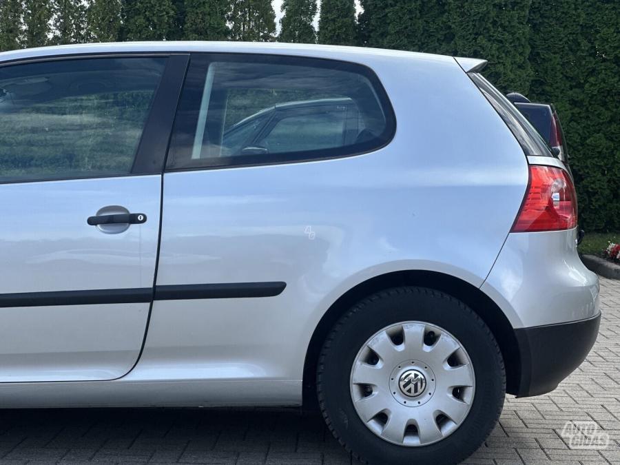 Grey Volkswagen Golf 2004 in Vilnius, with an engine capacity of 1.40 L and mileage of 205 thousand km for 2450 €, photo 12 on AUTOMOTO.COM.LV