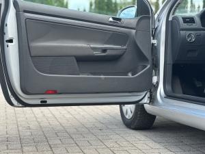 Grey Volkswagen Golf 2004 in Vilnius, with an engine capacity of 1.40 L and mileage of 205 thousand km for 2450 €, photo 14 on AUTOMOTO.COM.LV