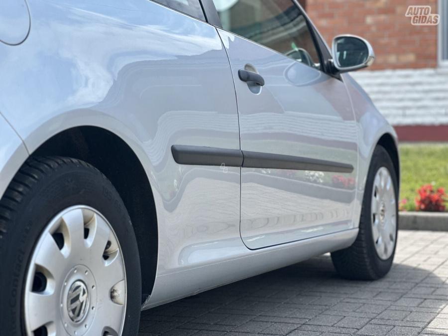 Grey Volkswagen Golf 2004 in Vilnius, with an engine capacity of 1.40 L and mileage of 205 thousand km for 2450 €, photo 16 on AUTOMOTO.COM.LV