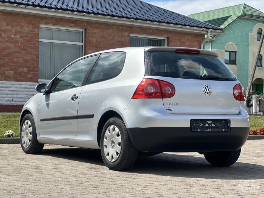 Grey Volkswagen Golf 2004 in Vilnius, with an engine capacity of 1.40 L and mileage of 205 thousand km for 2450 €, photo 19 on AUTOMOTO.COM.LV