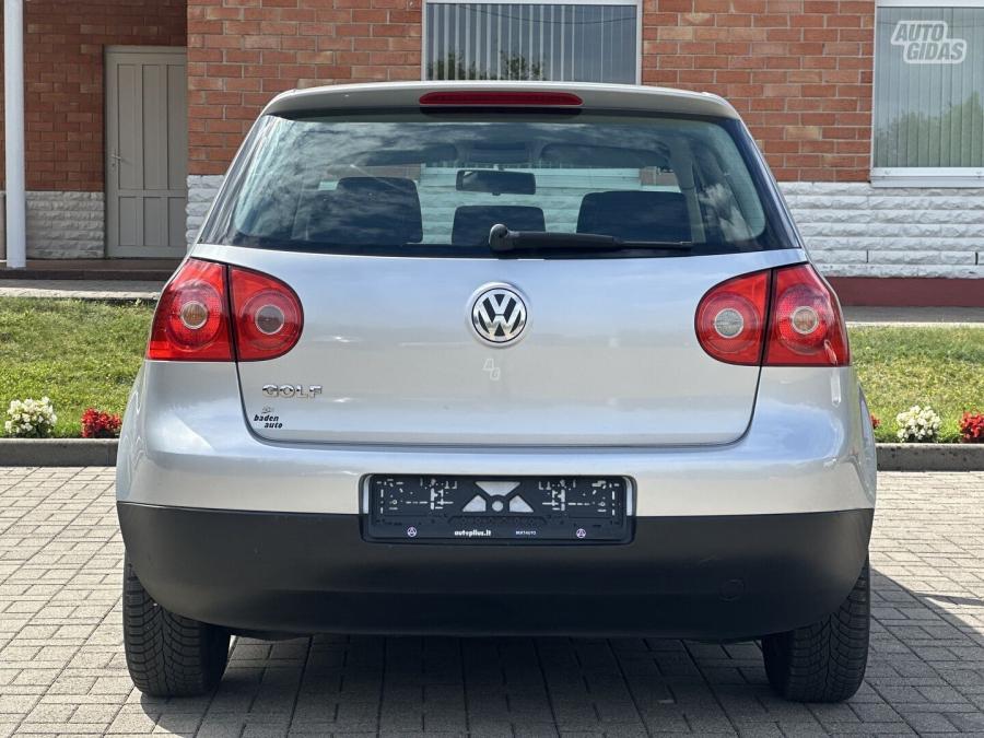 Grey Volkswagen Golf 2004 in Vilnius, with an engine capacity of 1.40 L and mileage of 205 thousand km for 2450 €, photo 24 on AUTOMOTO.COM.LV