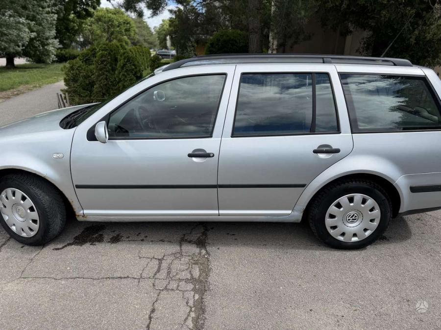 Grey Volkswagen Golf 2004 in Kaunas, with an engine capacity of 1.90 L and mileage of 289 thousand km for 1600 €, photo 11 on AUTOMOTO.COM.LV