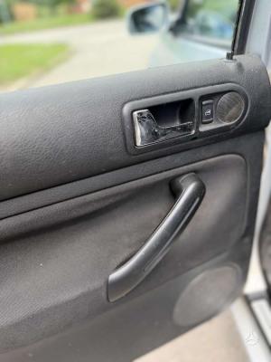 Grey Volkswagen Golf 2004 in Kaunas, with an engine capacity of 1.90 L and mileage of 289 thousand km for 1600 €, photo 13 on AUTOMOTO.COM.LV