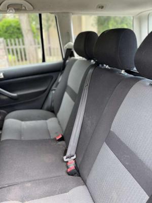 Grey Volkswagen Golf 2004 in Kaunas, with an engine capacity of 1.90 L and mileage of 289 thousand km for 1600 €, photo 17 on AUTOMOTO.COM.LV