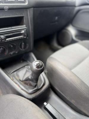 Grey Volkswagen Golf 2004 in Kaunas, with an engine capacity of 1.90 L and mileage of 289 thousand km for 1600 €, photo 18 on AUTOMOTO.COM.LV