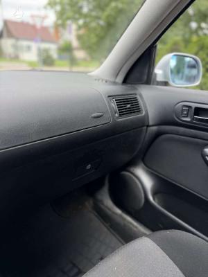 Grey Volkswagen Golf 2004 in Kaunas, with an engine capacity of 1.90 L and mileage of 289 thousand km for 1600 €, photo 23 on AUTOMOTO.COM.LV