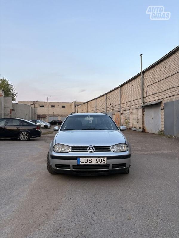 Pelēks Volkswagen Golf 2004 Kauņa, ar dzinēja tilpumu 1.90 L un nobraukumu 400 tūkst. km par 900 €, foto 1 vietnē AUTOMOTO.COM.LV