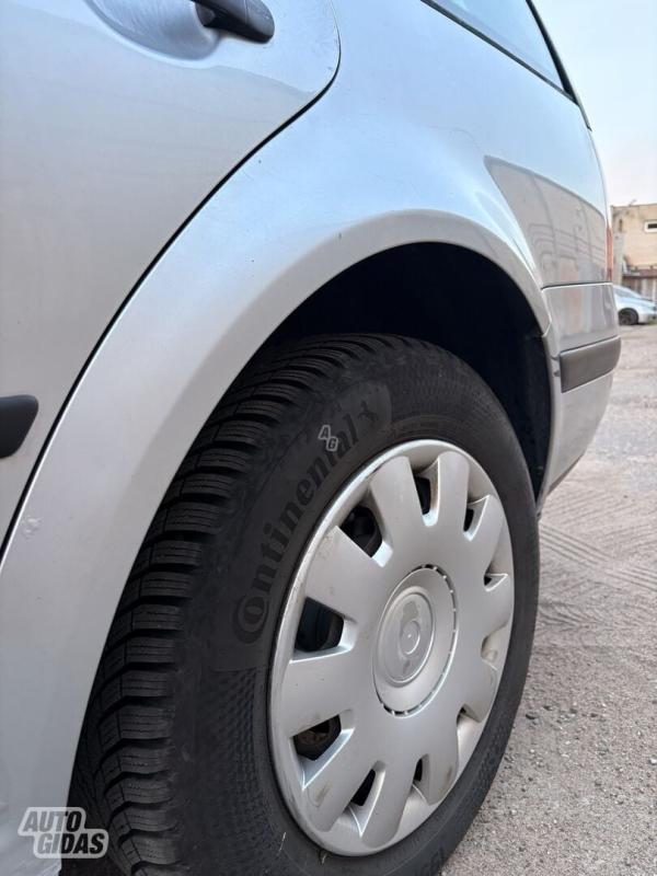 Pelēks Volkswagen Golf 2004 Kauņa, ar dzinēja tilpumu 1.90 L un nobraukumu 400 tūkst. km par 900 €, foto 8 vietnē AUTOMOTO.COM.LV