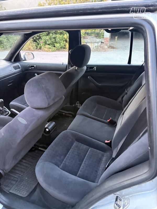 Pelēks Volkswagen Golf 2004 Kauņa, ar dzinēja tilpumu 1.90 L un nobraukumu 400 tūkst. km par 900 €, foto 11 vietnē AUTOMOTO.COM.LV