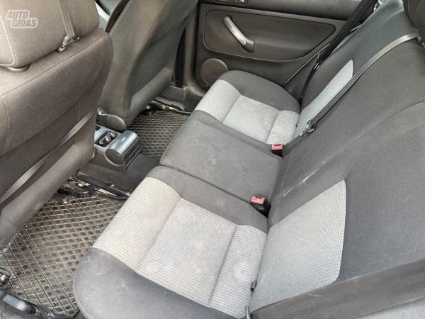 Grey Volkswagen Golf 2005 in Radviliskis, with an engine capacity of 2.00 L and mileage of 400 thousand km for 700 €, photo 5 on AUTOMOTO.COM.LV