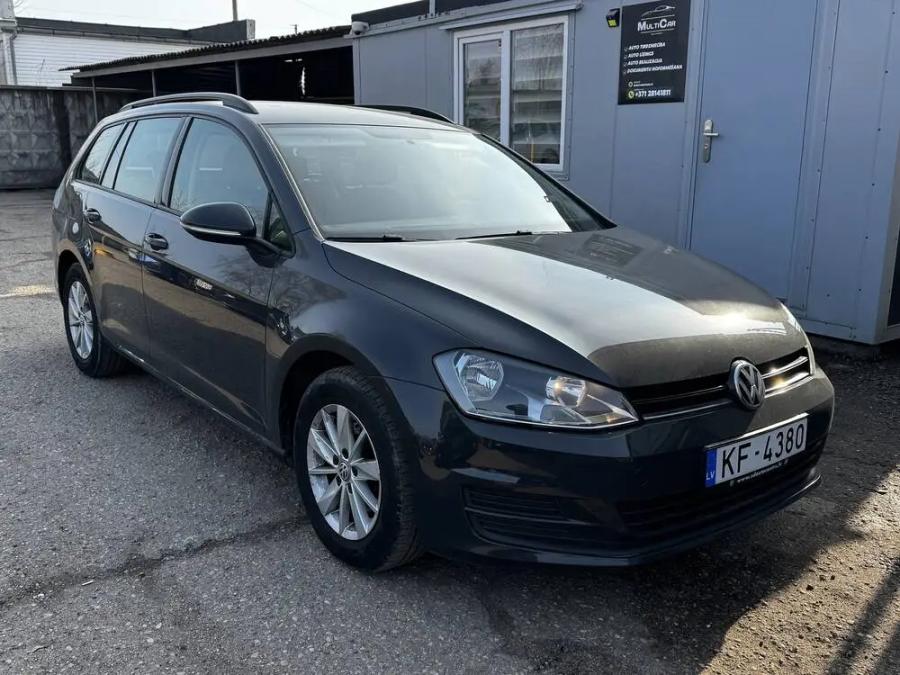 Grey Volkswagen Golf 2005 in Daugavpils, with an engine capacity of 1.60 L and mileage of 152 thousand km for 4900 €, photo 1 on AUTOMOTO.COM.LV