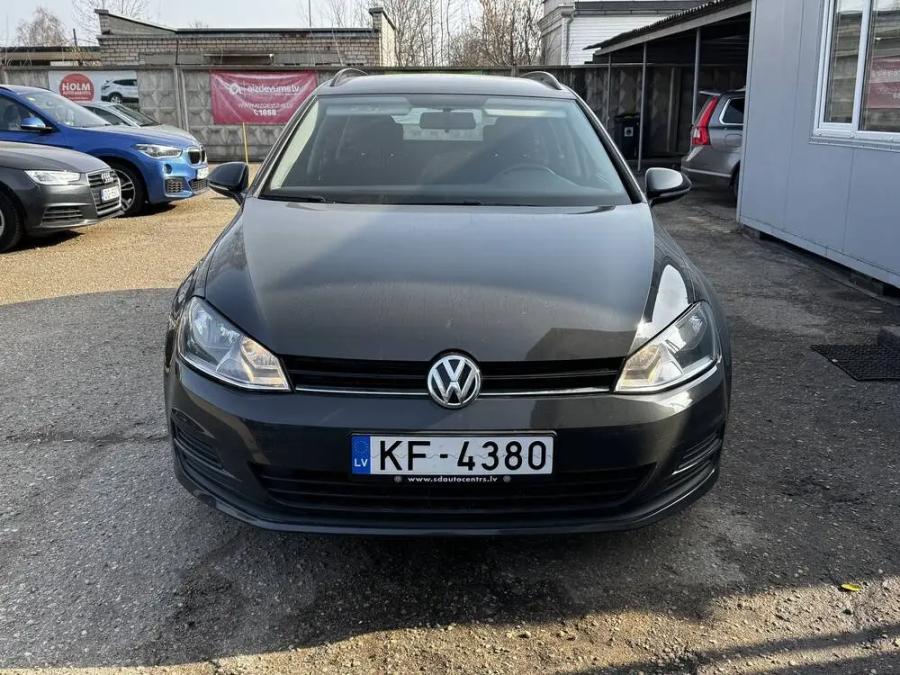 Grey Volkswagen Golf 2005 in Daugavpils, with an engine capacity of 1.60 L and mileage of 152 thousand km for 4900 €, photo 3 on AUTOMOTO.COM.LV