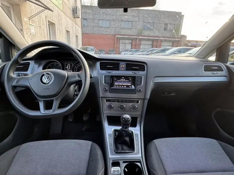 Grey Volkswagen Golf 2005 in Daugavpils, with an engine capacity of 1.60 L and mileage of 152 thousand km for 4900 €, photo 10 on AUTOMOTO.COM.LV