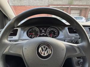 Grey Volkswagen Golf 2005 in Daugavpils, with an engine capacity of 1.60 L and mileage of 152 thousand km for 4900 €, photo 13 on AUTOMOTO.COM.LV