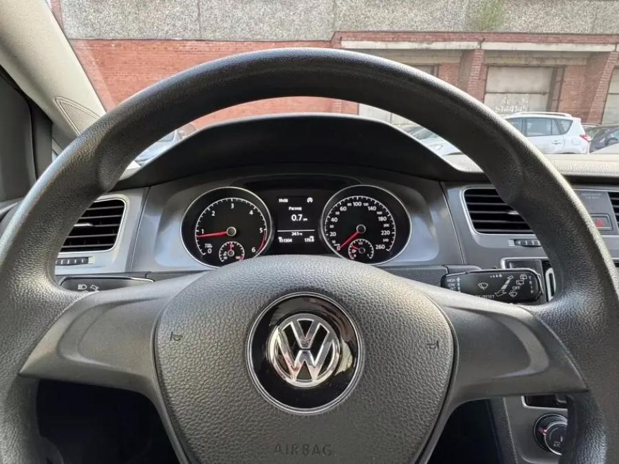 Grey Volkswagen Golf 2005 in Daugavpils, with an engine capacity of 1.60 L and mileage of 152 thousand km for 4900 €, photo 13 on AUTOMOTO.COM.LV