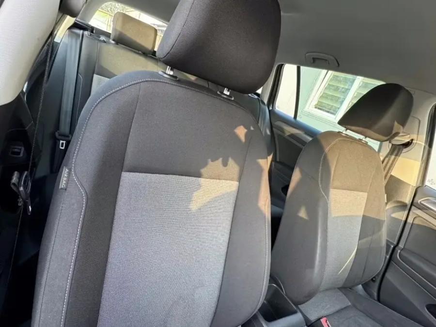 Grey Volkswagen Golf 2005 in Daugavpils, with an engine capacity of 1.60 L and mileage of 152 thousand km for 4900 €, photo 18 on AUTOMOTO.COM.LV