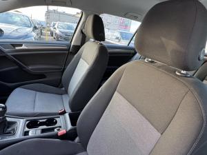 Pelēks Volkswagen Golf 2005 Rīga, ar dzinēja tilpumu 1.60 L un nobraukumu 152 tūkst. km par 6900 €, foto 7 vietnē AUTOMOTO.COM.LV