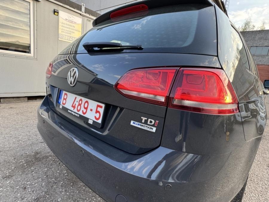 Pelēks Volkswagen Golf 2005 Rīga, ar dzinēja tilpumu 1.60 L un nobraukumu 152 tūkst. km par 6900 €, foto 11 vietnē AUTOMOTO.COM.LV
