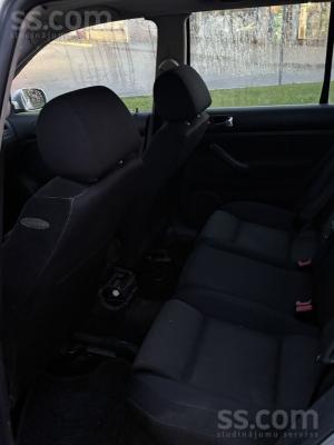 Pelēks Volkswagen Golf 2005 Kuldīga, ar dzinēja tilpumu 1.90 L un nobraukumu 256 tūkst. km par 1450 €, foto 5 vietnē AUTOMOTO.COM.LV