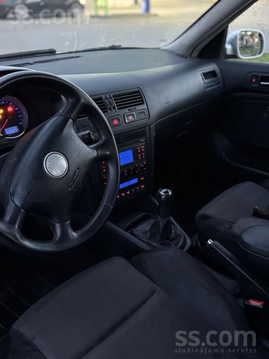 Pelēks Volkswagen Golf 2005 Kuldīga, ar dzinēja tilpumu 1.90 L un nobraukumu 256 tūkst. km par 1450 €, foto 6 vietnē AUTOMOTO.COM.LV