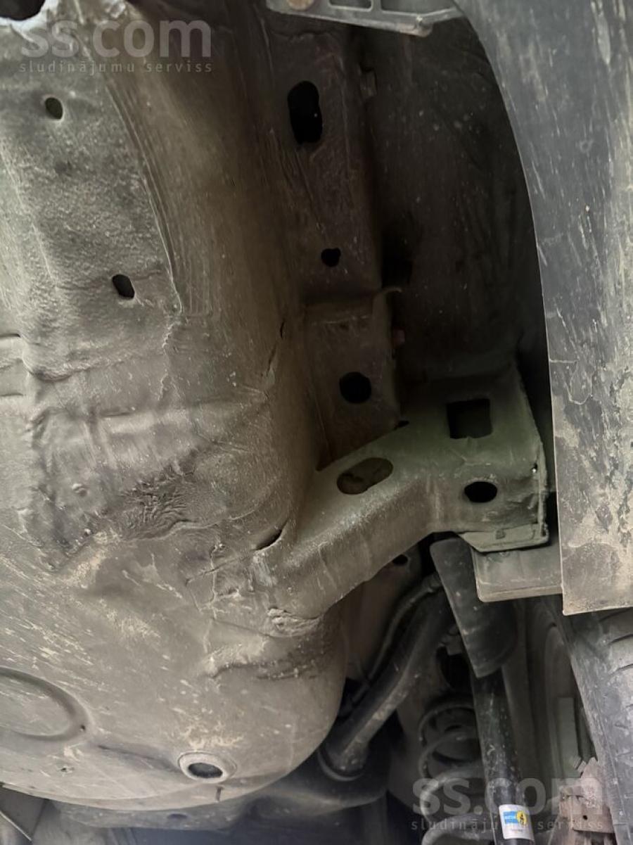 Pelēks Volkswagen Golf 2005 Daugavpils, ar dzinēja tilpumu 1.90 L un nobraukumu 250 tūkst. km par 1950 €, foto 11 vietnē AUTOMOTO.COM.LV