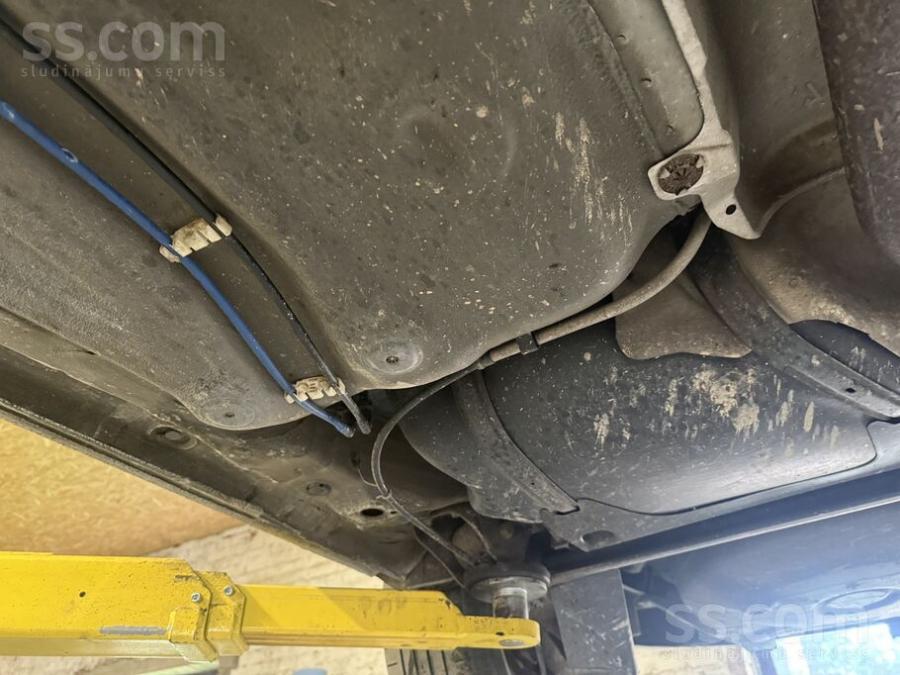 Pelēks Volkswagen Golf 2005 Daugavpils, ar dzinēja tilpumu 1.90 L un nobraukumu 250 tūkst. km par 1950 €, foto 13 vietnē AUTOMOTO.COM.LV