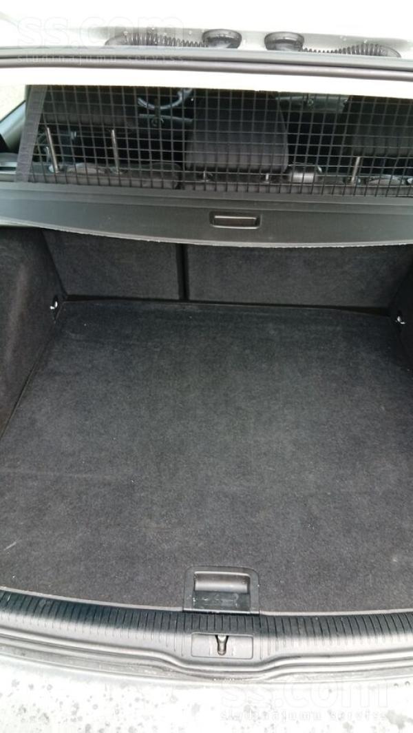 Grey Volkswagen Golf 2006 in Tukums, with an engine capacity of 1.90 L and mileage of 341 thousand km for 3150 €, photo 9 on AUTOMOTO.COM.LV