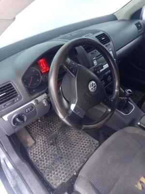 Grey Volkswagen Golf 2007 in Kaunas, with an engine capacity of 1.90 L and mileage of 393 thousand km for 1400 €, photo 8 on AUTOMOTO.COM.LV