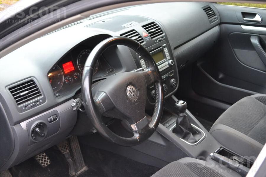 Pelēks Volkswagen Golf 2007 Gulbene, ar dzinēja tilpumu 2.00 L un nobraukumu 286 tūkst. km par 4200 €, foto 8 vietnē AUTOMOTO.COM.LV