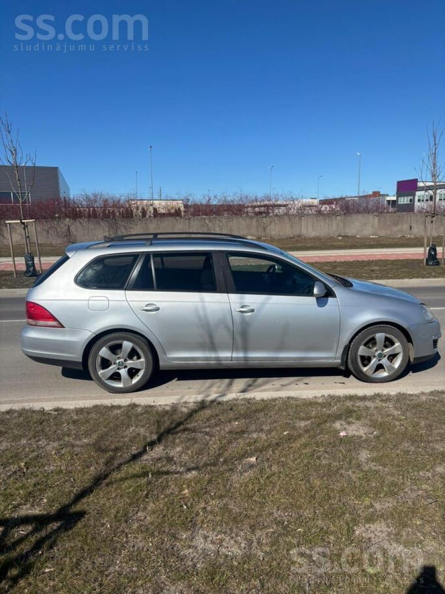Pelēks Volkswagen Golf 2007 Liepāja, ar dzinēja tilpumu 1.90 L un nobraukumu 371 tūkst. km par 1900 €, foto 4 vietnē AUTOMOTO.COM.LV