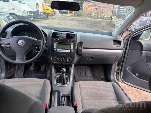 Grey Volkswagen Golf 2007 in Liepaja, with an engine capacity of 1.90 L and mileage of 371 thousand km for 1900 €, photo 7 on AUTOMOTO.COM.LV