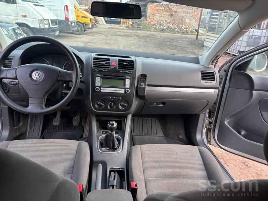 Pelēks Volkswagen Golf 2007 Liepāja, ar dzinēja tilpumu 1.90 L un nobraukumu 371 tūkst. km par 1900 €, foto 8 vietnē AUTOMOTO.COM.LV