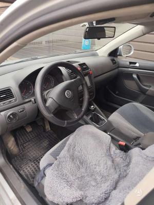 Grey Volkswagen Golf 2007 in Kaunas, with an engine capacity of 1.90 L and mileage of 295 thousand km for 1200 €, photo 5 on AUTOMOTO.COM.LV