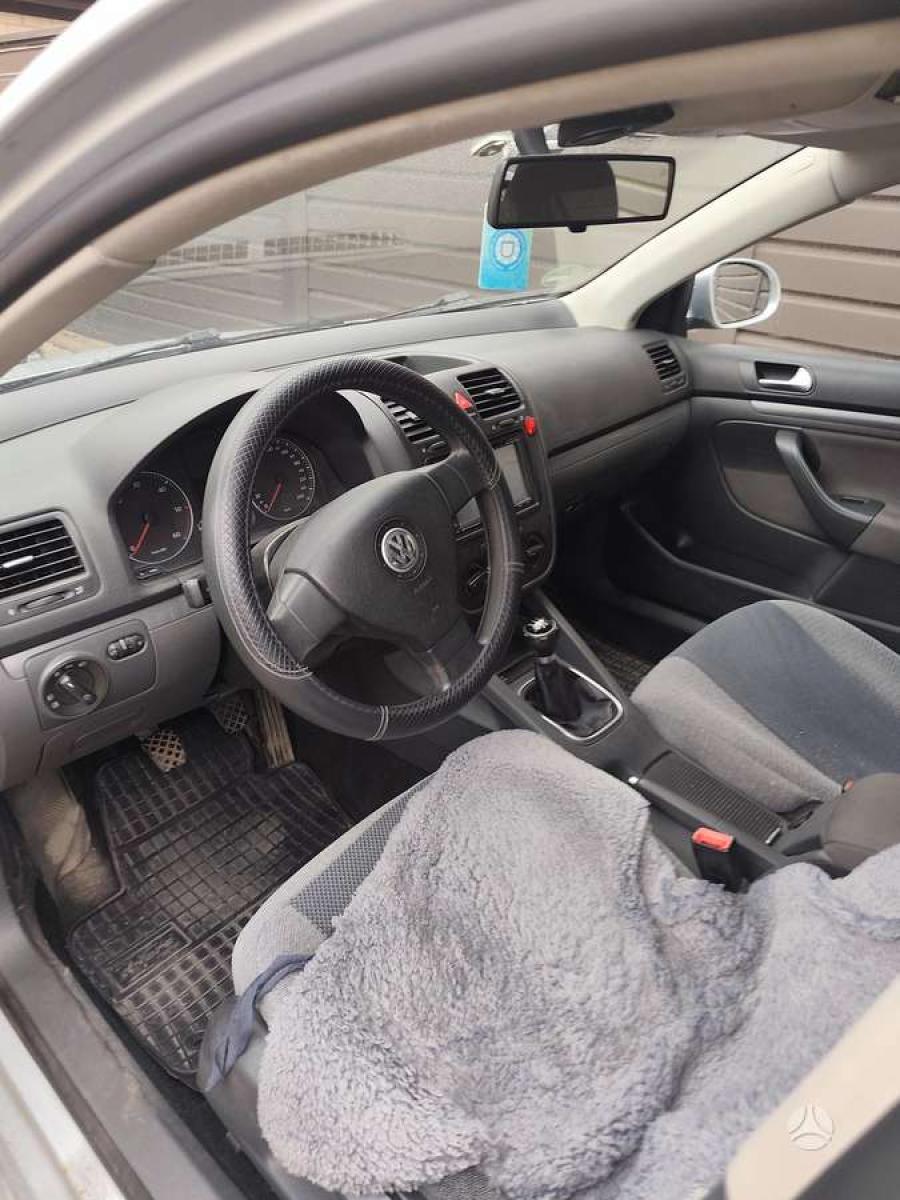 Grey Volkswagen Golf 2007 in Kaunas, with an engine capacity of 1.90 L and mileage of 295 thousand km for 1200 €, photo 5 on AUTOMOTO.COM.LV