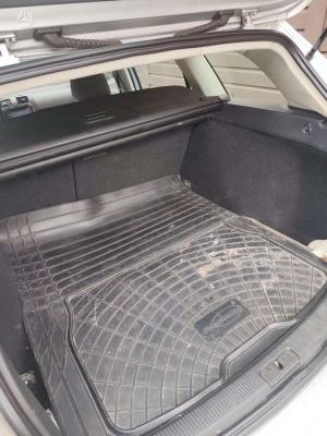 Grey Volkswagen Golf 2007 in Kaunas, with an engine capacity of 1.90 L and mileage of 295 thousand km for 1200 €, photo 9 on AUTOMOTO.COM.LV