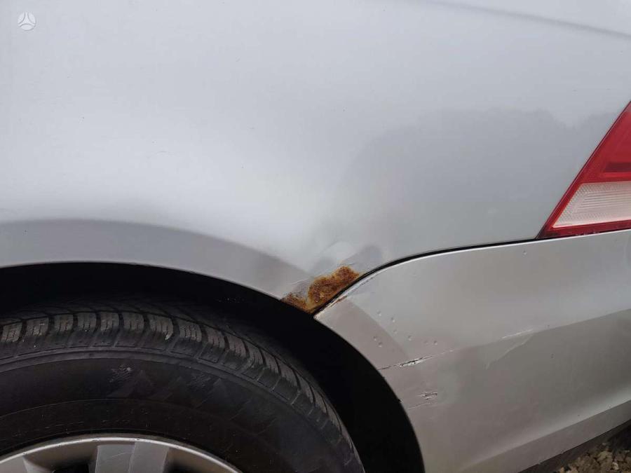Grey Volkswagen Golf 2007 in Kaunas, with an engine capacity of 1.90 L and mileage of 295 thousand km for 1200 €, photo 12 on AUTOMOTO.COM.LV
