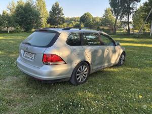 Pelēks Volkswagen Golf 2007 Viļņa, ar dzinēja tilpumu 1.90 L un nobraukumu 370 tūkst. km par 1250 €, foto 4 vietnē AUTOMOTO.COM.LV