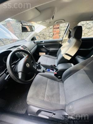 Grey Volkswagen Golf 2007 in Riga, with an engine capacity of 1.60 L and mileage of 289 thousand km for 1900 €, photo 6 on AUTOMOTO.COM.LV