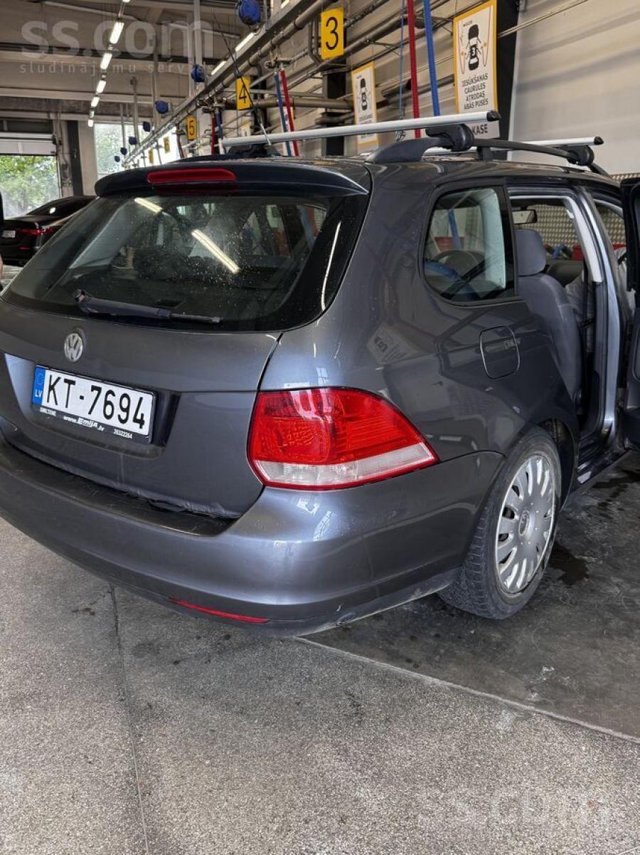 Pelēks Volkswagen Golf 2007 Rīga, ar dzinēja tilpumu 1.60 L un nobraukumu 287 tūkst. km par 1650 €, foto 4 vietnē AUTOMOTO.COM.LV
