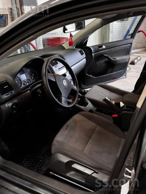 Pelēks Volkswagen Golf 2007 Rīga, ar dzinēja tilpumu 1.60 L un nobraukumu 287 tūkst. km par 1650 €, foto 8 vietnē AUTOMOTO.COM.LV