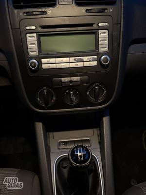 Grey Volkswagen Golf 2007 in Alytus, with an engine capacity of 1.60 L and mileage of 280 thousand km for 1200 €, photo 16 on AUTOMOTO.COM.LV