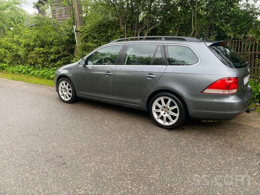 Grey Volkswagen Golf 2008 in Riga, with an engine capacity of 1.90 L and mileage of 262 thousand km for 2500 €, photo 2 on AUTOMOTO.COM.LV