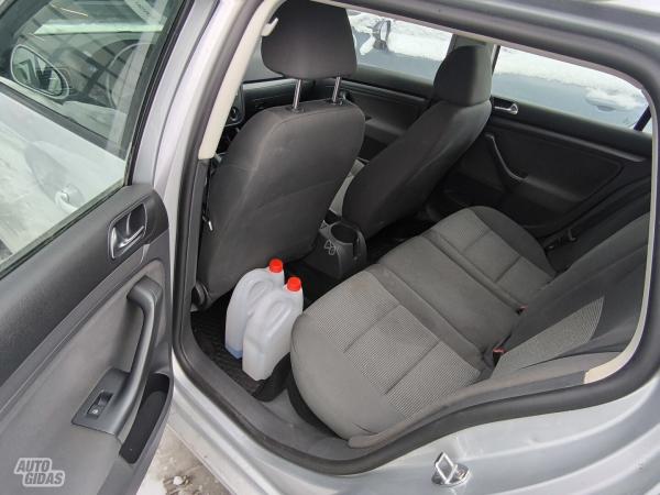 Pelēks Volkswagen Golf 2008 Viļņa, ar dzinēja tilpumu 1.90 L un nobraukumu 307 tūkst. km par 875 €, foto 3 vietnē AUTOMOTO.COM.LV